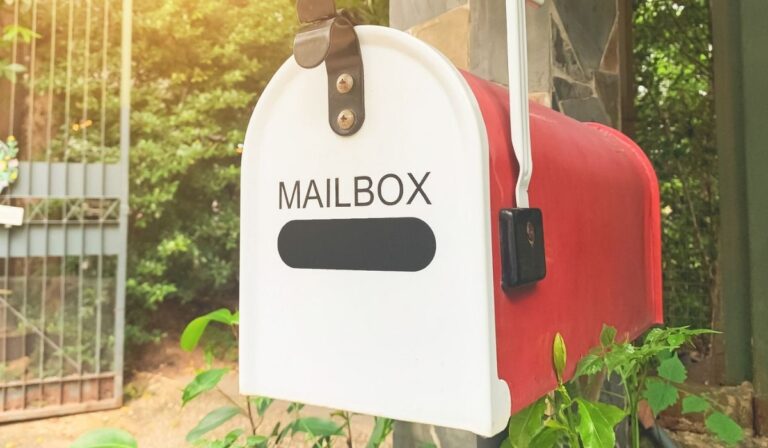 Blocking a Mailbox: How Close Can You Park to a Mailbox? - LifeHackLane